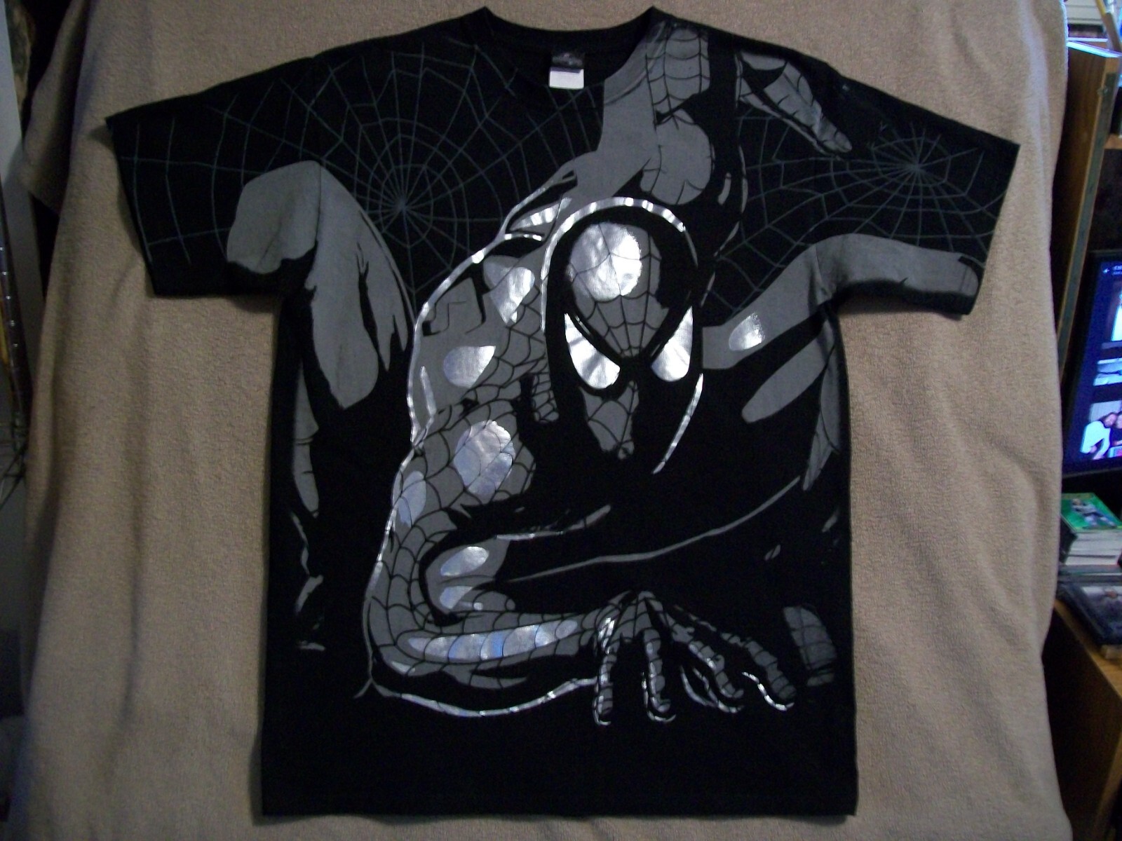 2011 SPIDERMAN UNIVERSAL STUDIOS OFFICIAL MERCH AOP L… - Gem