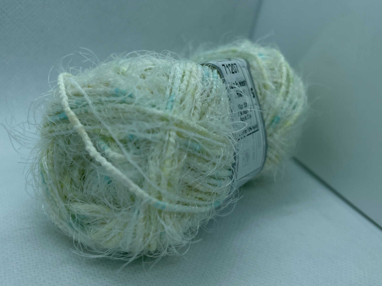Custom Blend Eyelash Yarn #71207 Mint Pale Yellow White - Ice Yarns 50 ...