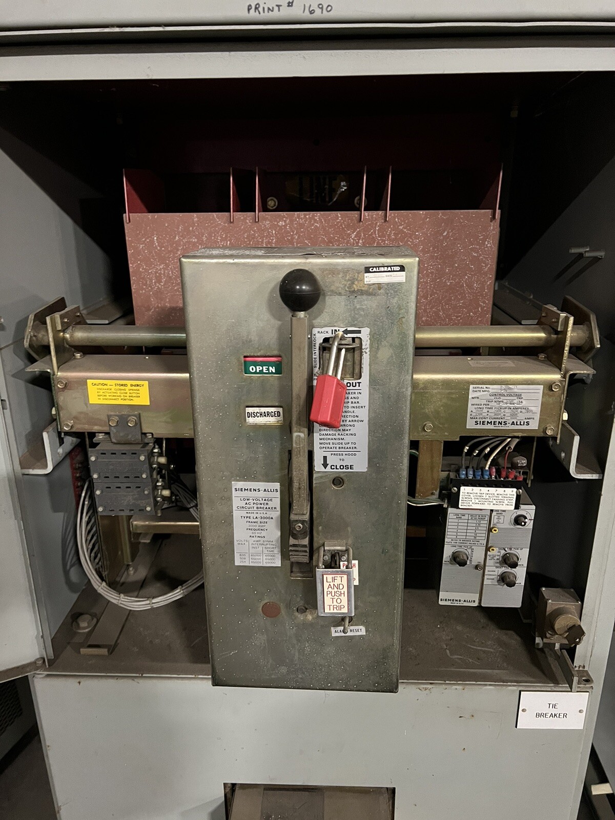 Siemens-Allis LA-3000A 3000A Main and Tie Single Section Switchgear | eBay