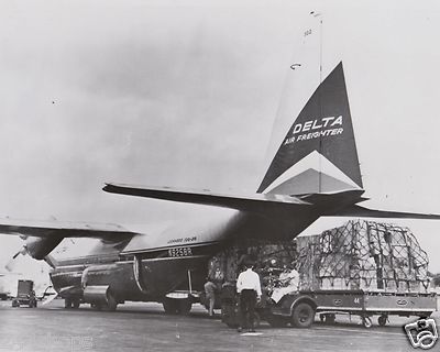 DELTA AIR LINES - AIR FREIGHTER LOCHEED L100-20 - BLACK & WHITE 8 X 10 ...