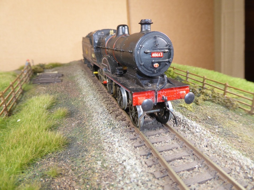 Mainline 00 Gauge BR Fowler Class 2P 4-4-0 Steam Loco/Tender no 40663 ...