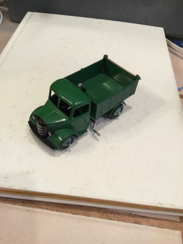 DINKY TOY, RARE BEDFORD END TIPPER IN DARK GREEN WITH GREEN HUBS ...