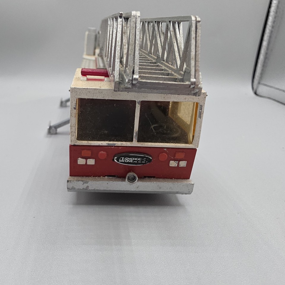 Conrad Diecast 5502 E-One Aerial Ladder Fire Engine #8 1:50 Scale Loose ...