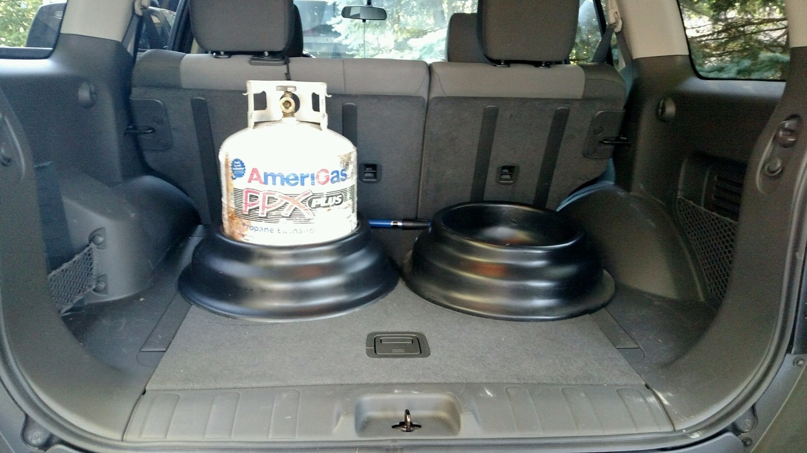 PROPANE TANK HOLDER/STABILIZER FOR 20,30, OR 40LB TANKS "THE HUGGER" | eBay