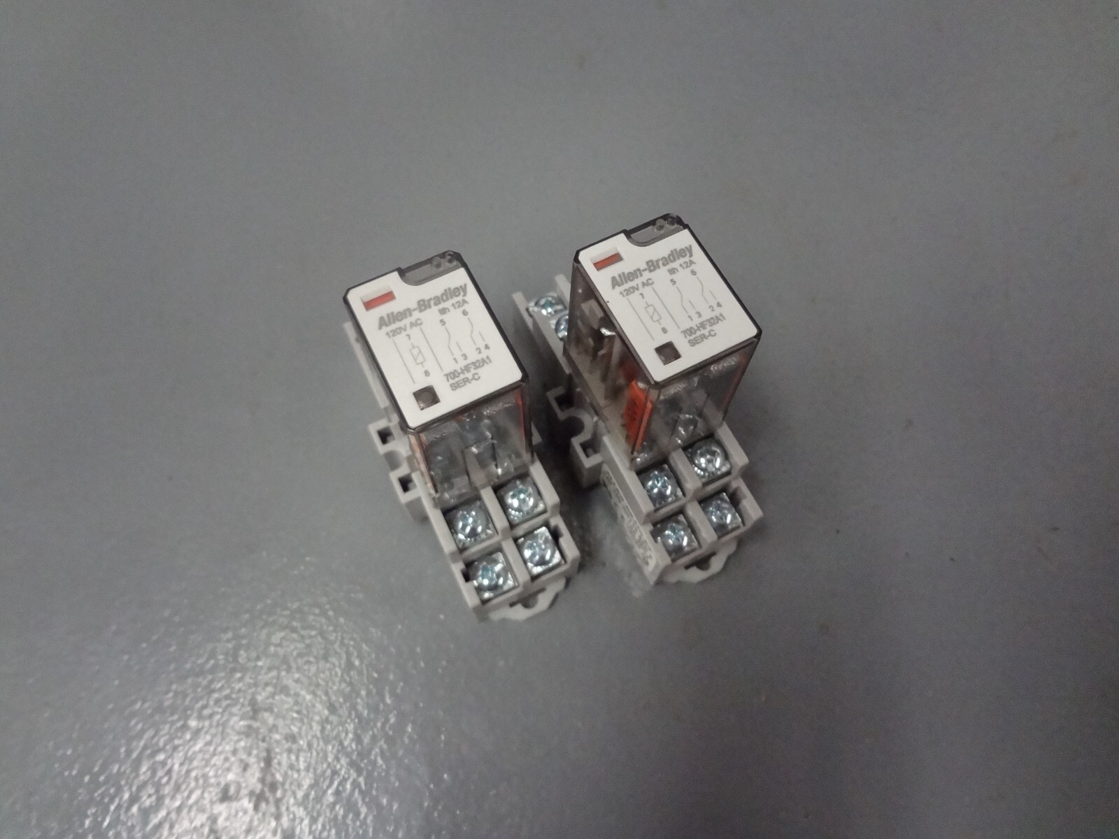 Allen-Bradley 700-HF32A1 Relay with Socket Base 700-HN116 120 VAC 10A ...