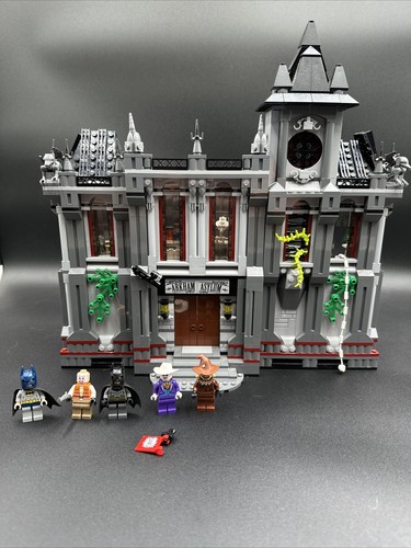 LEGO DC Comics Super Heroes: Batman Arkham Asylum Breakout (10937) W ...