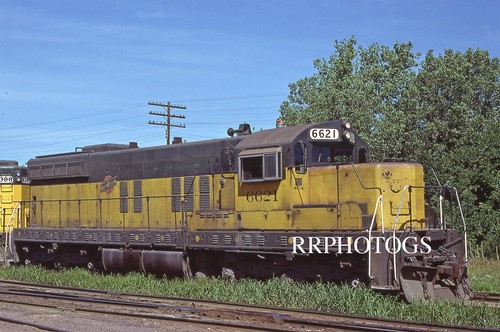 RR SLIDE CHICAGO & NORTHWESTERN CNW EMD SD9 LOCOMOTIVE #6621 cir 1979 ...