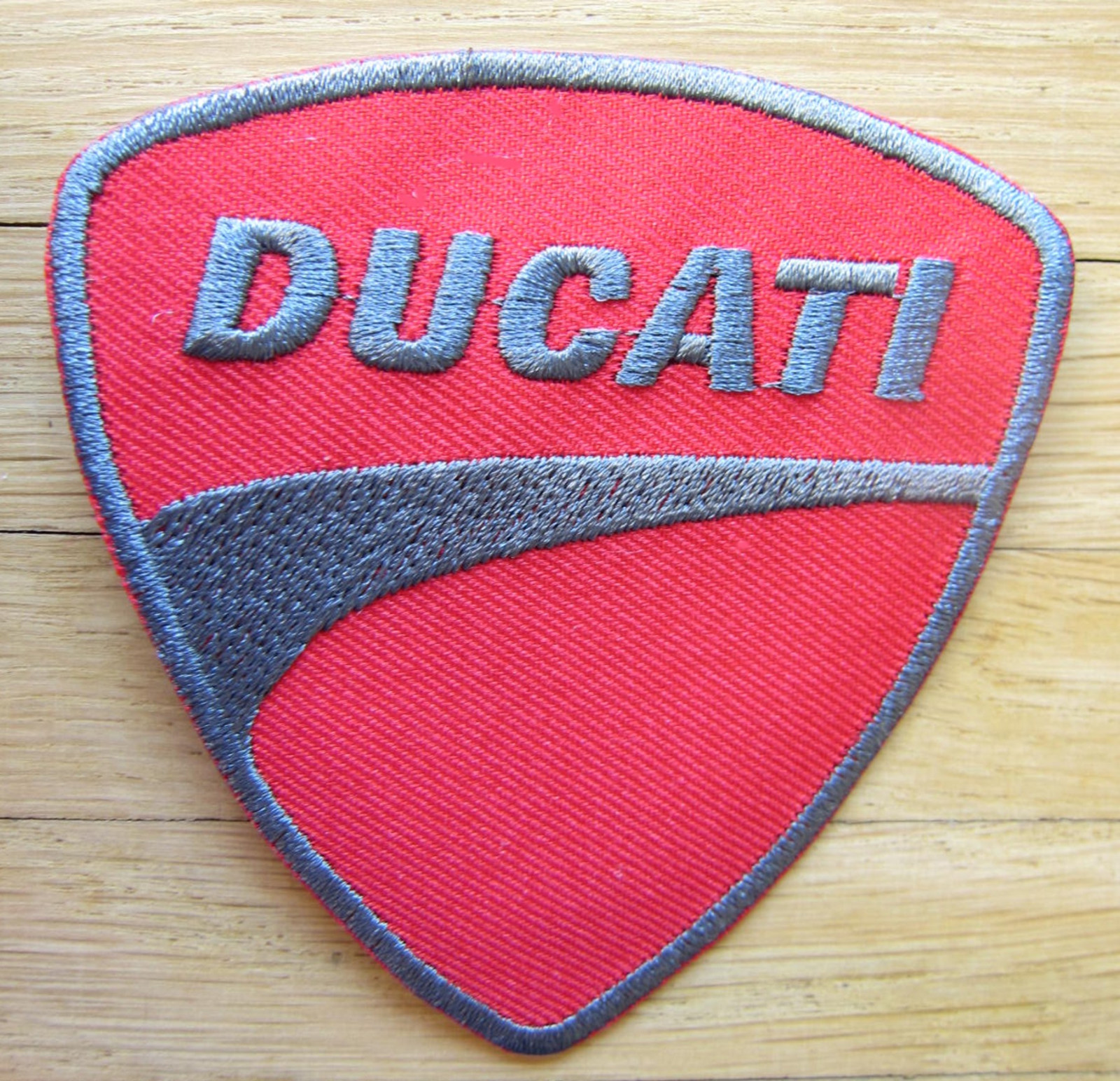 Aufnäher / Aufbügler/ Patch: DUCATI - Logo - Kult! | eBay.de