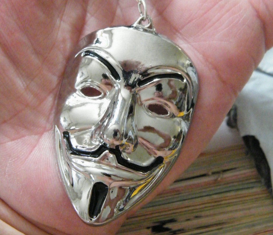 Vendetta Necklace David Lloyd V Silver MASK Big Pendant 23" Silver ...