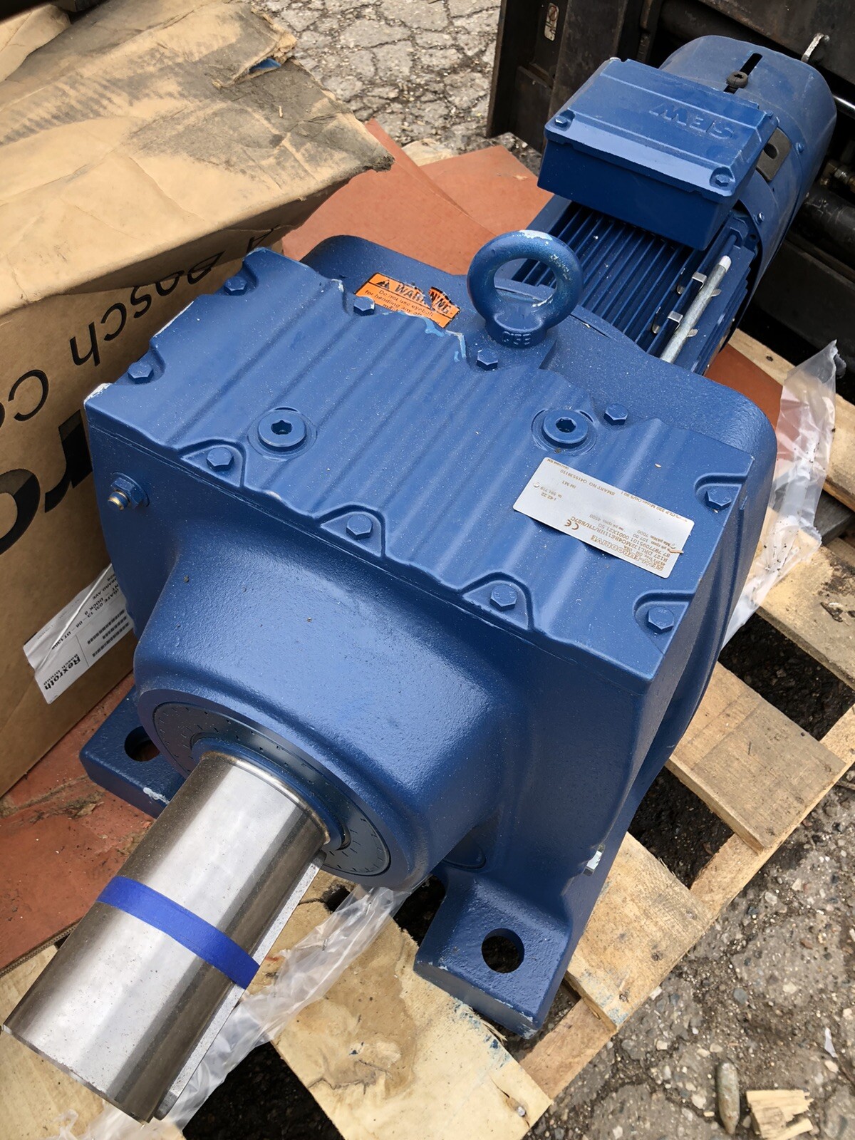 SEW-EURODRIVE R127 DR132MC4BE11HR/TH/ES7C Motor New | eBay