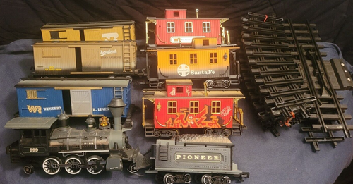 Vintage New Bright Locomotive Pioneer + 7 Train Cars + 21 Rails Lot ...