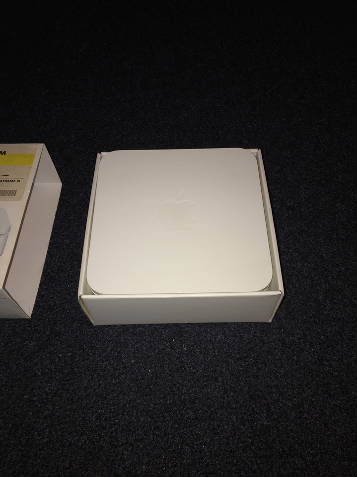 APPLE MAC AIRPORT EXTREME BASE STATION 802.11n Wi-Fi ROUTER M/N A1408 ...