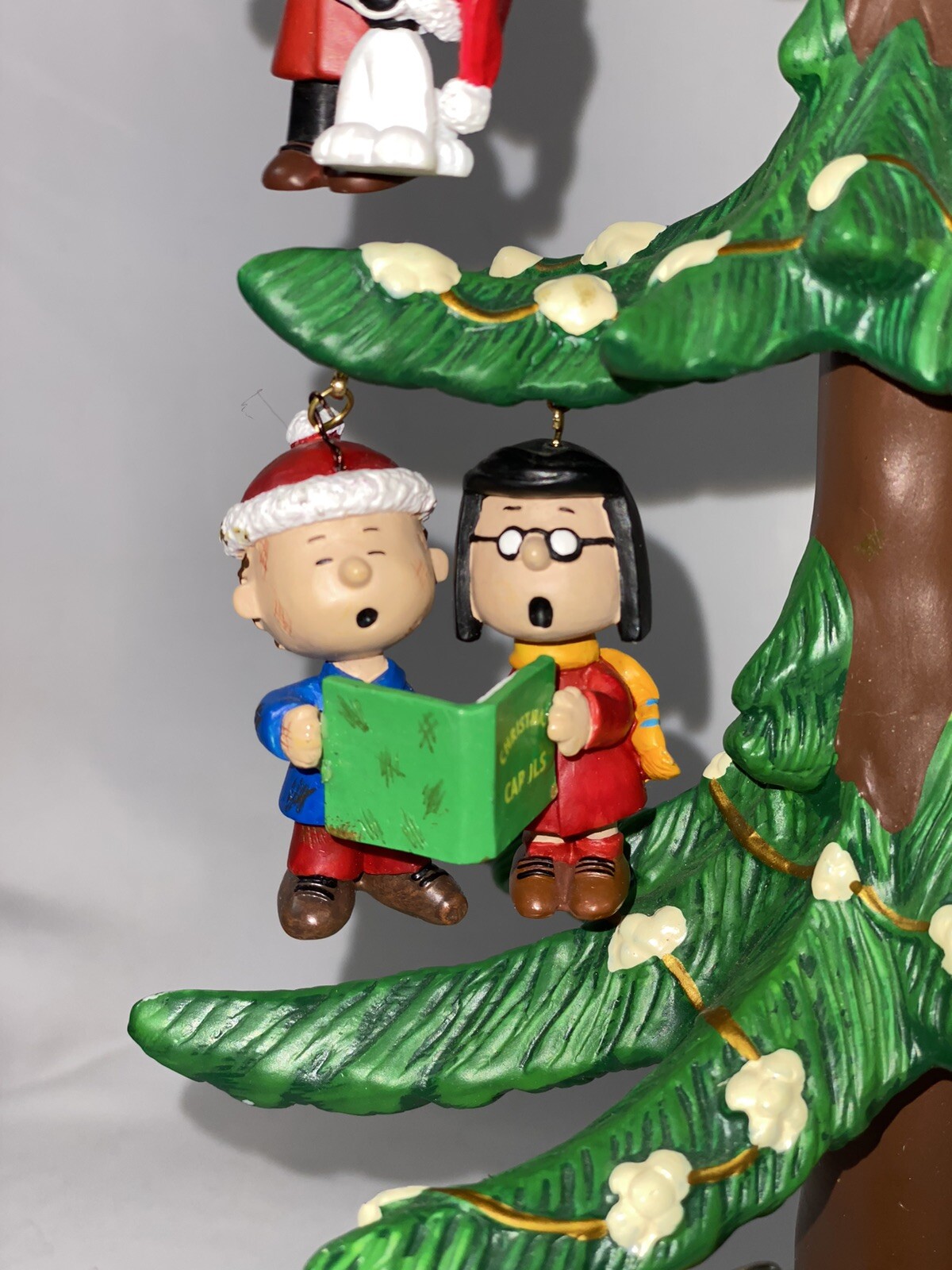 The Peanuts Musical Christmas Tree Danbury Mint Charlie Brown Snoopy ...