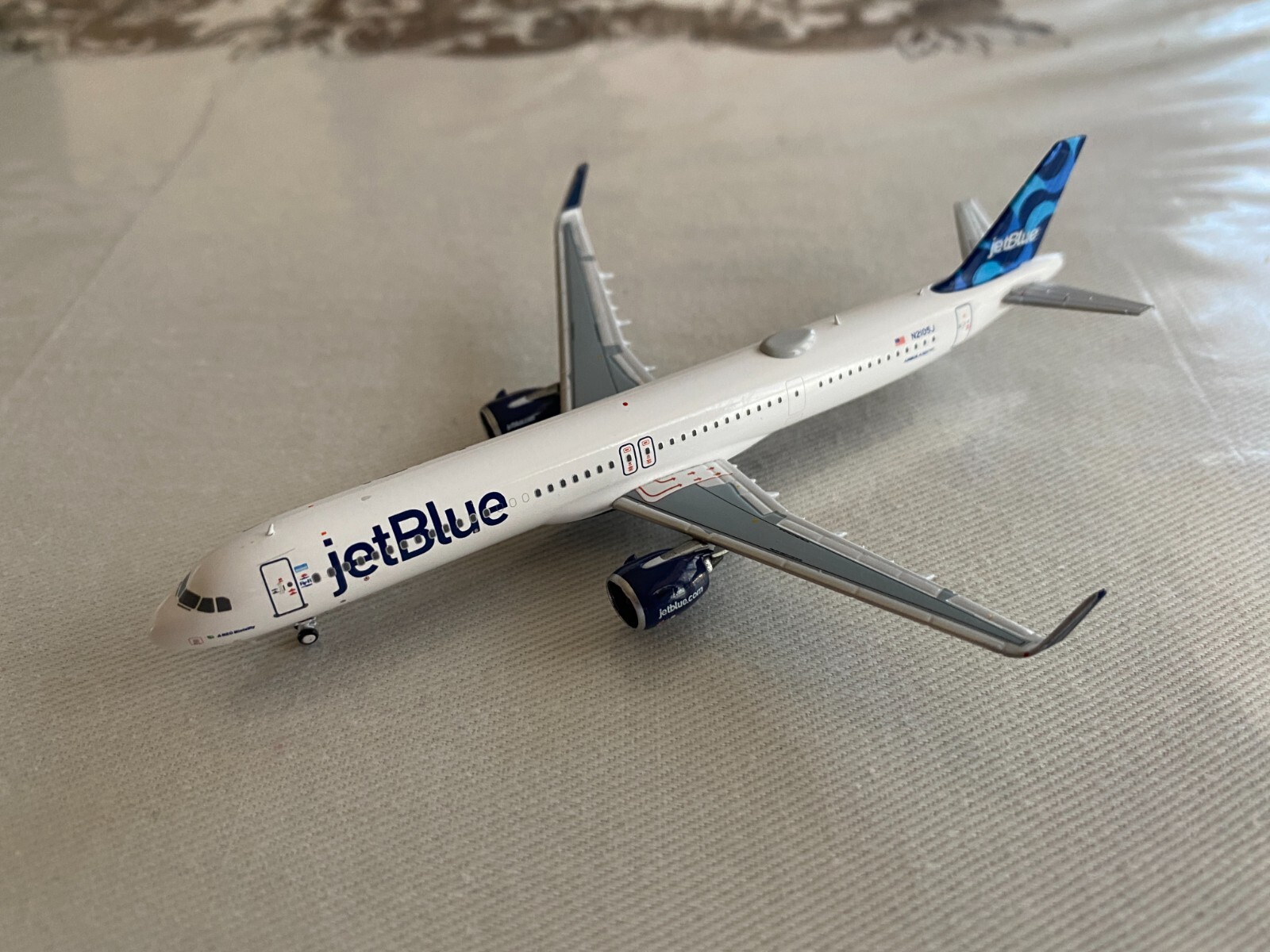 Winglux (Panda Models) 1:400 JetBlue Airways Airbus A321NEO "Streamers ...