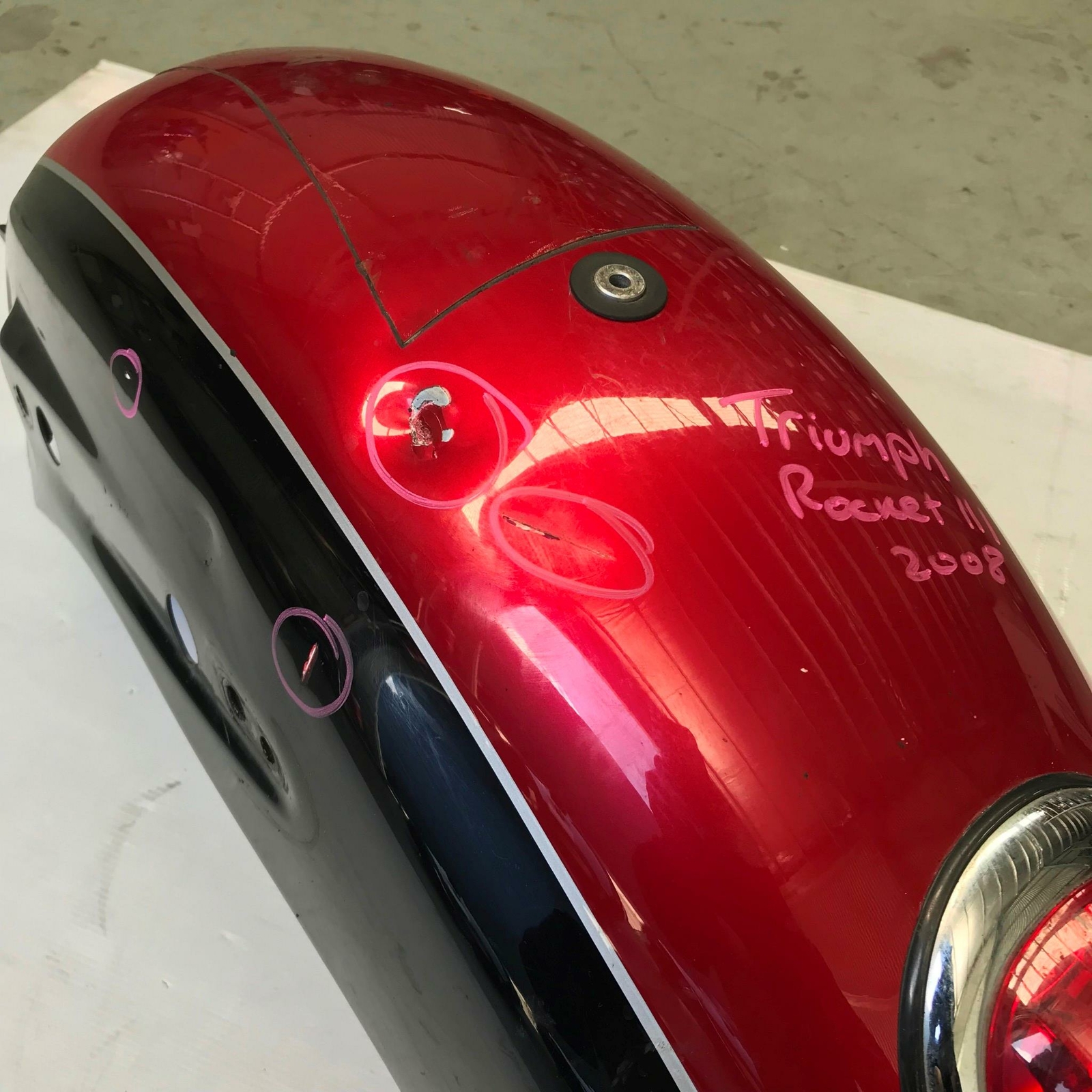 Rear wheel mud guard fender fairing *damage TRIUMPH ROCKET III 3 ...