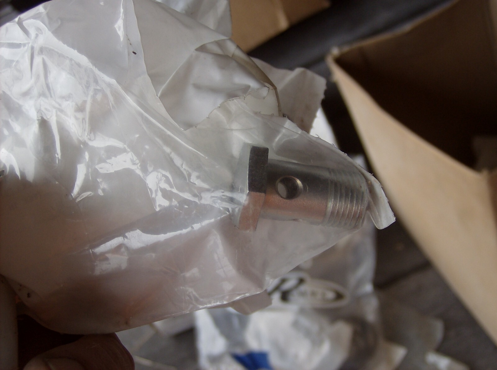 991046 MACK VOLVO HOLLOW SCREW | eBay