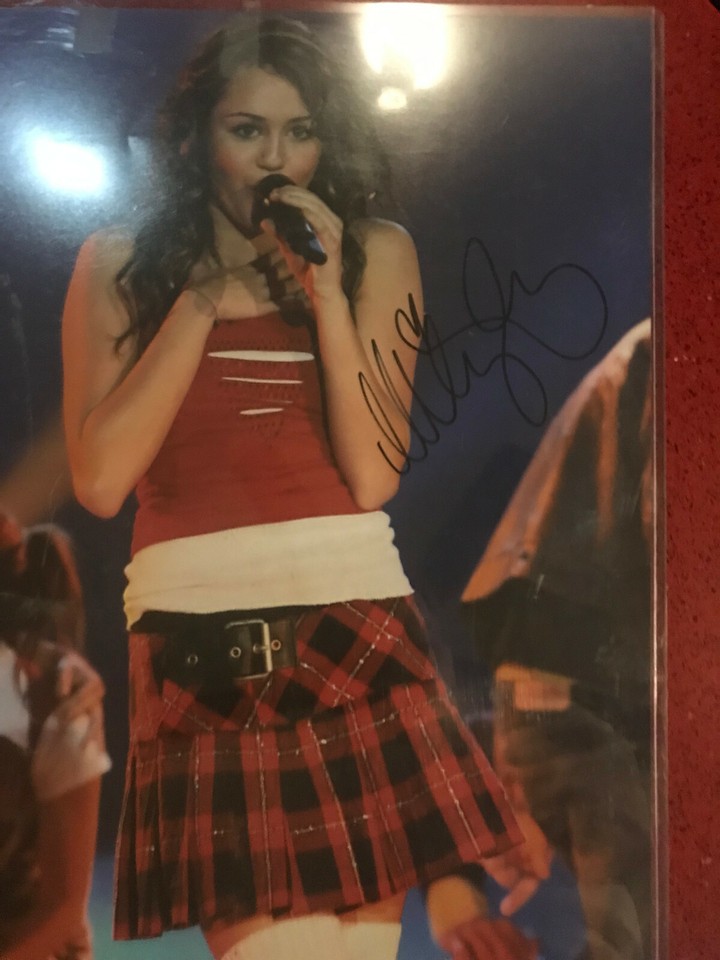 Giant Miley Cyrus Autographed Signed Poster 16 x 20 - COA | eBay