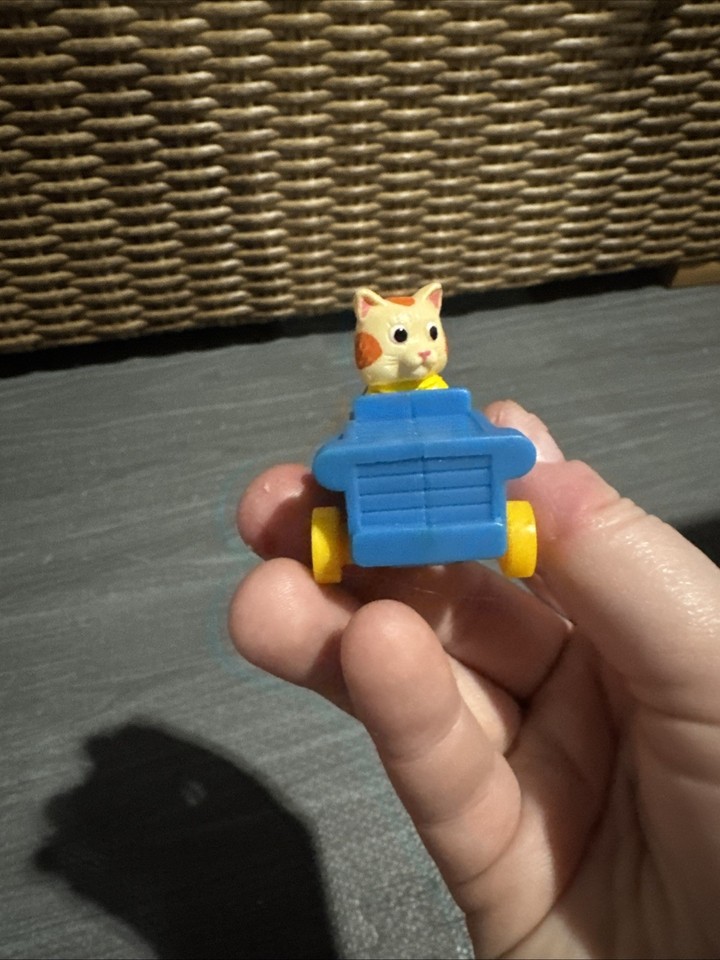 Vintage 1994 Richard Scarry Busytown Huckle Cat McDonald's Toy | eBay