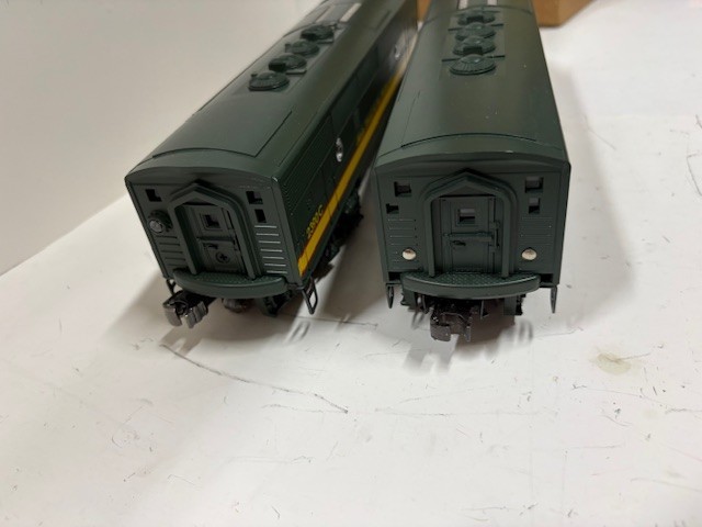 LIONEL 18131 NORTHERN PACIFIC F3 DIESEL AB SET #2390 TMCC W/ BOXES ...