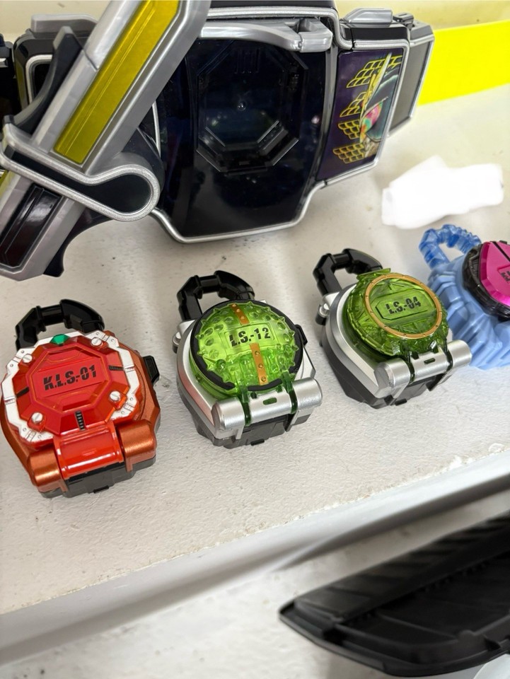 Kamen Rider Gaim DX Belt & Lockseed Set Kiwami Kachidoki Drive Bundle ...
