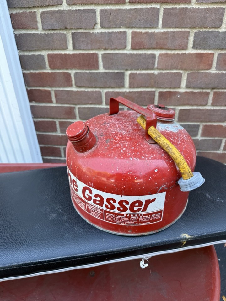 Vintage Eagle "The Gasser" 2.5 Gallon Metal Gas Can - USA Made | eBay