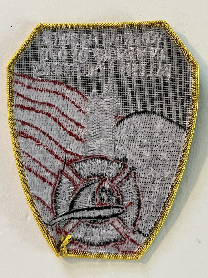VINTAGE SEPT 11 2001 MEMORIAL PATCH/FDNY POLICE EMS FALLEN BROTHERS ...