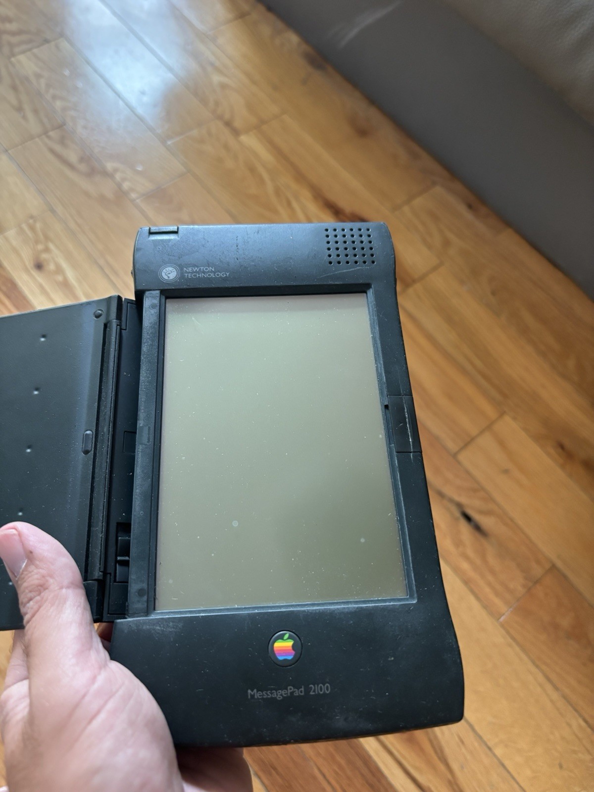 Apple MessagePad 2100 Vintage Newton PDA with Accessories