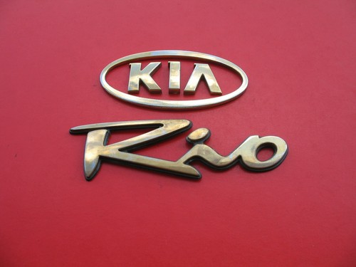 00 01 02 03 04 05 KIA RIO REAR TRUNK LID GOLD REAR EMBLEM LOGO BADGE ...