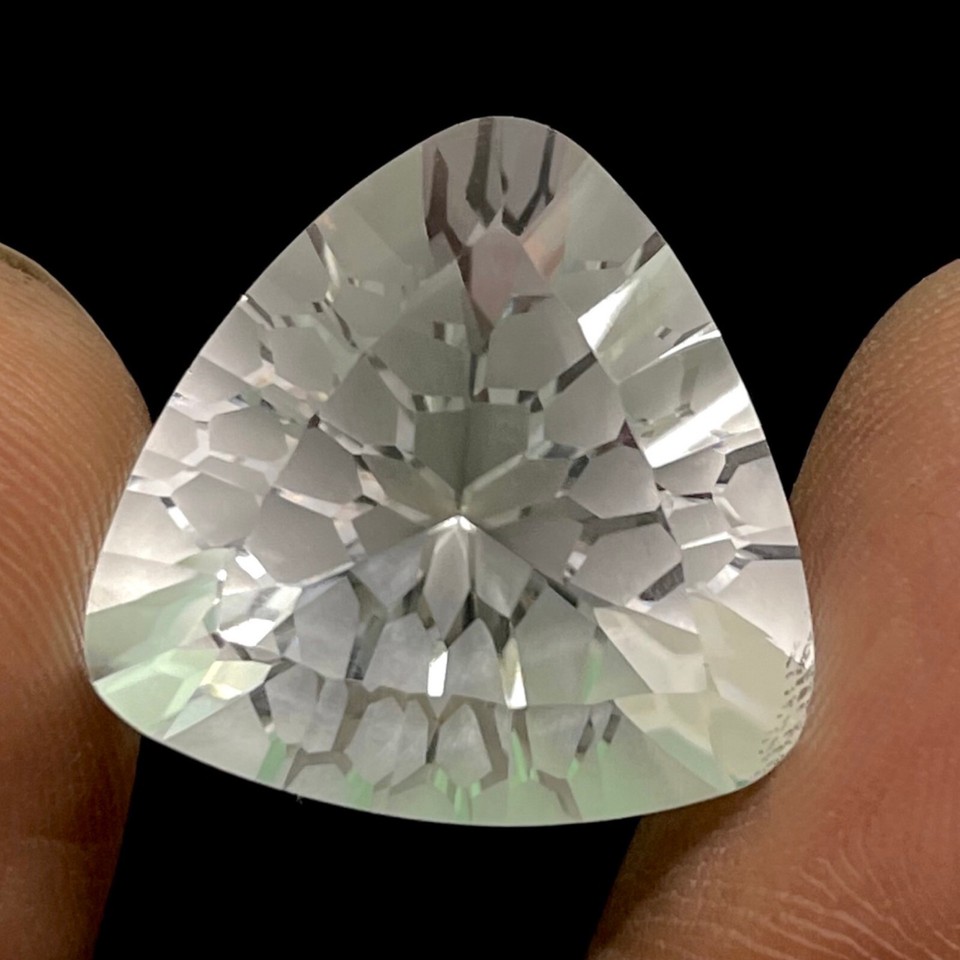 VVS 28.50 Cts Natural White Quartz Matt Finish Rare Trillion Custom Cut ...
