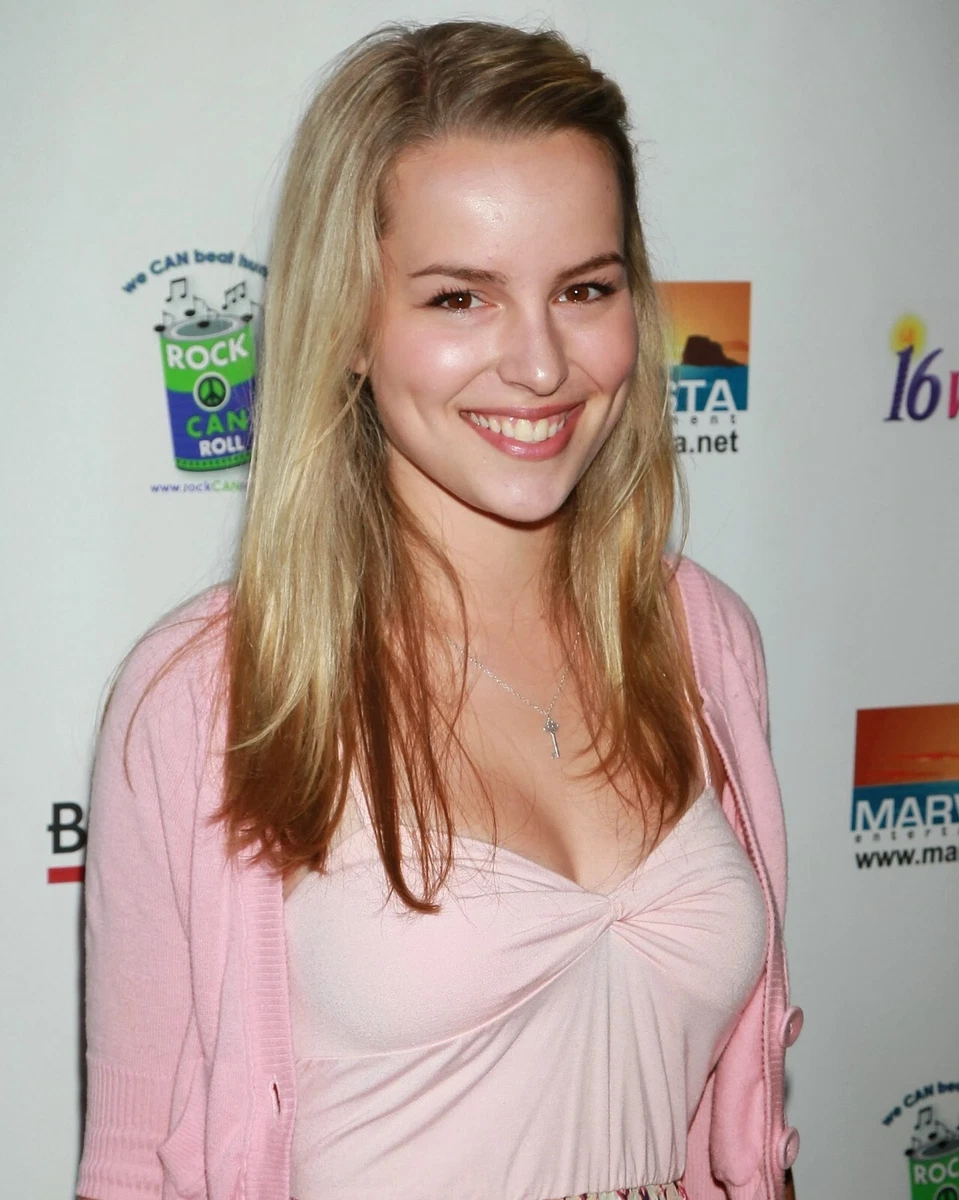 Bridgit Mendler Music Video Outfits