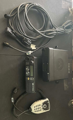 Motorola XPR 4550 VHF Mobile Radio Remote Head + Brick OEM Cables | eBay