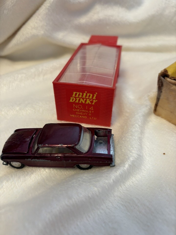 RARE!! VINTAGE MINI DINKY MECCANO Collector Car Set! Read Description ...