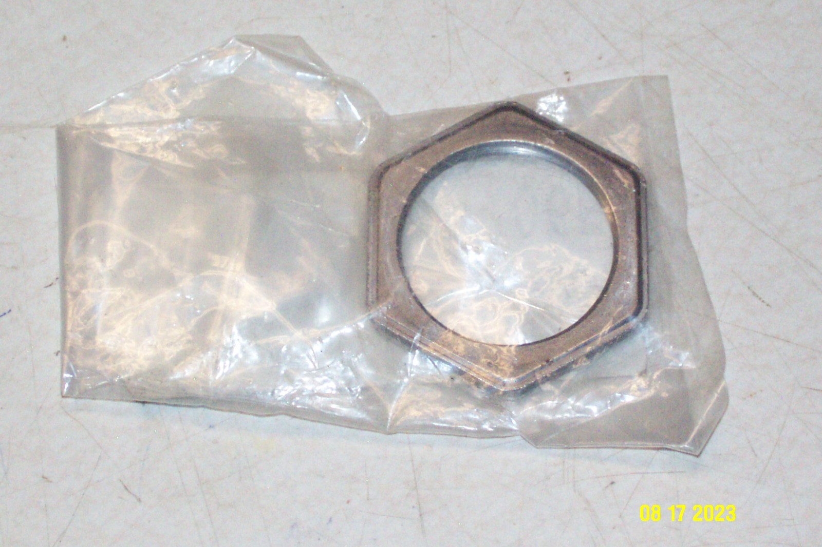 Toyota 43521-60011 1975-07 GENUINE TOYOTA & LEXUS NUT Front Axle HUB R ...