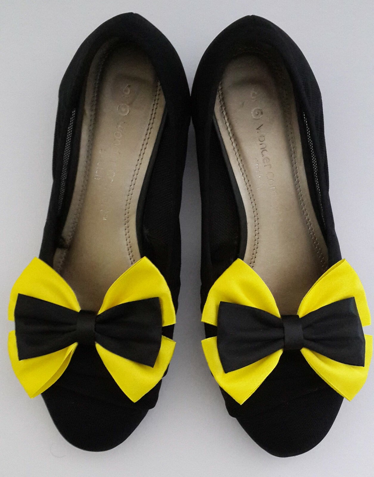 Emma Wiggle Costume Accessory Emma Wiggle Bow Shoe Clips and Headband ...