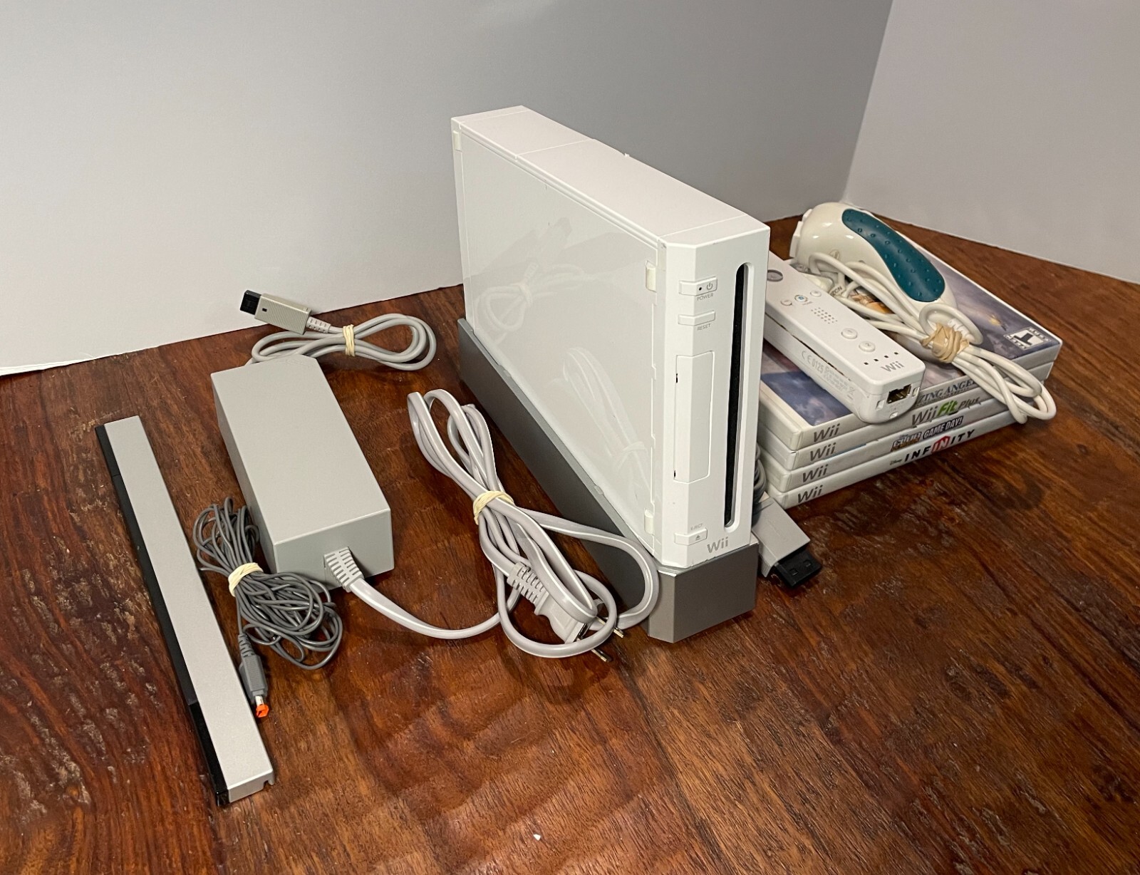 Nintendo Wii Console System Lot Bundle - 4 Games - Tested - Ready to ...