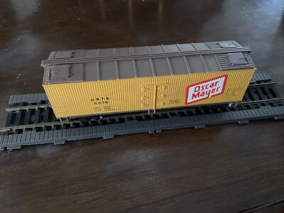 LIFE-LIKE HO SCALE FREIGHT CAR OSCAR MAYER BILLBOARD REEFER | eBay