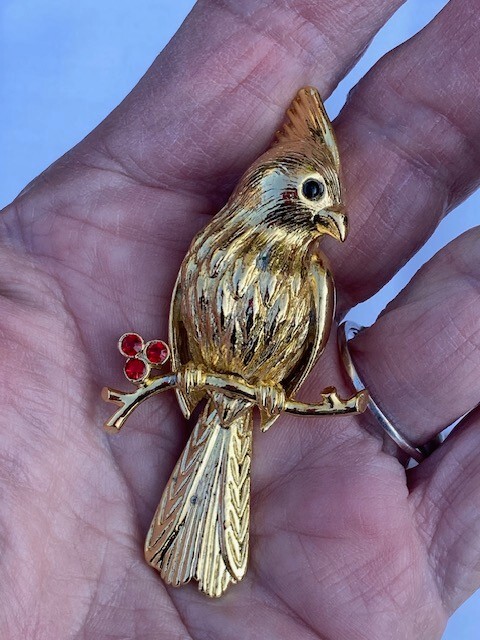 VINTAGE GERRY'S GOLD TONE CARDINAL BIRD FIGURAL PIN, … - Gem
