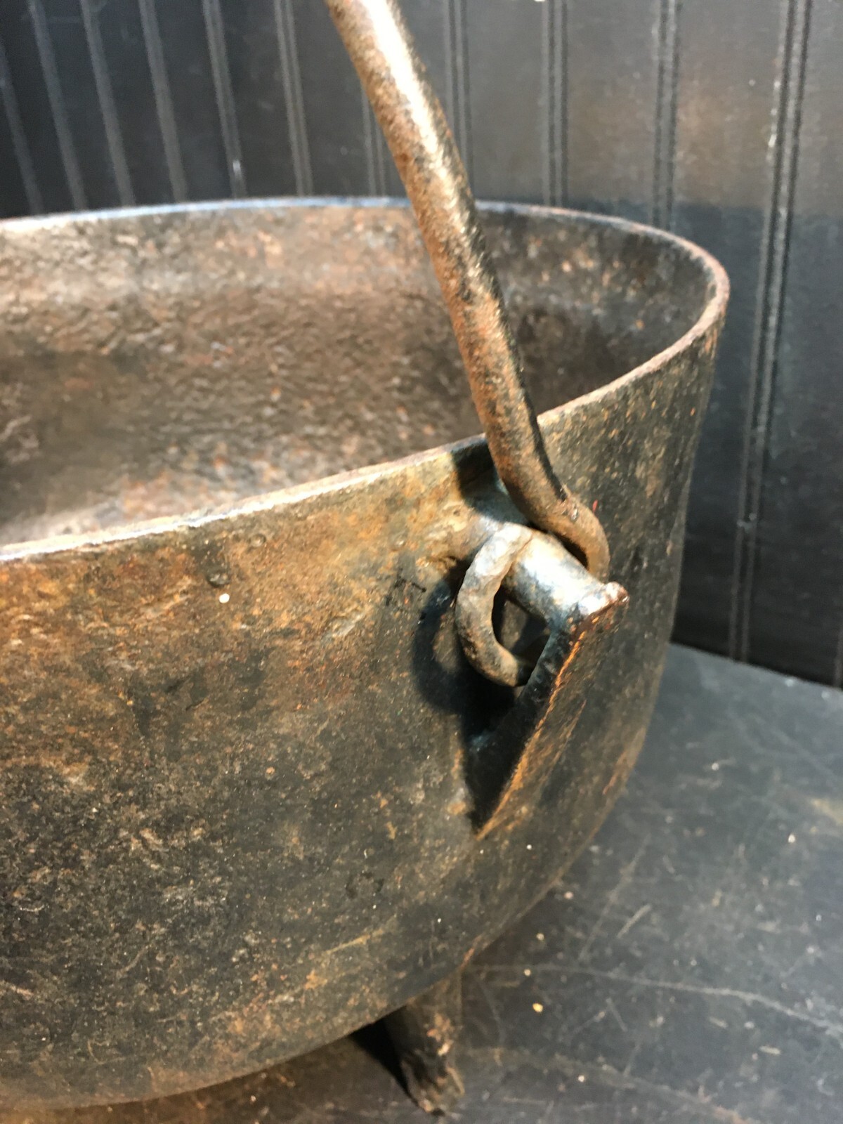 Antique Cast Iron 3 Leg Kettle Cauldron Bean Pot Ribbed Handle Gate ...