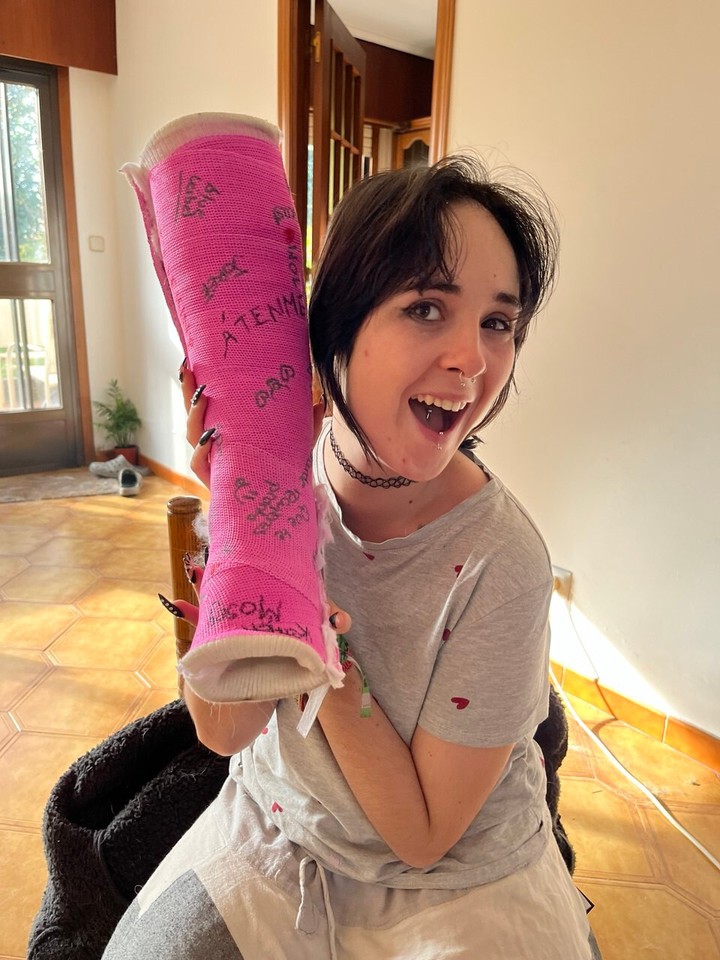Short Leg Cast (SLC ), Pink , Worn 1 Day, Yuri, M Size. Yeso de pierna ...