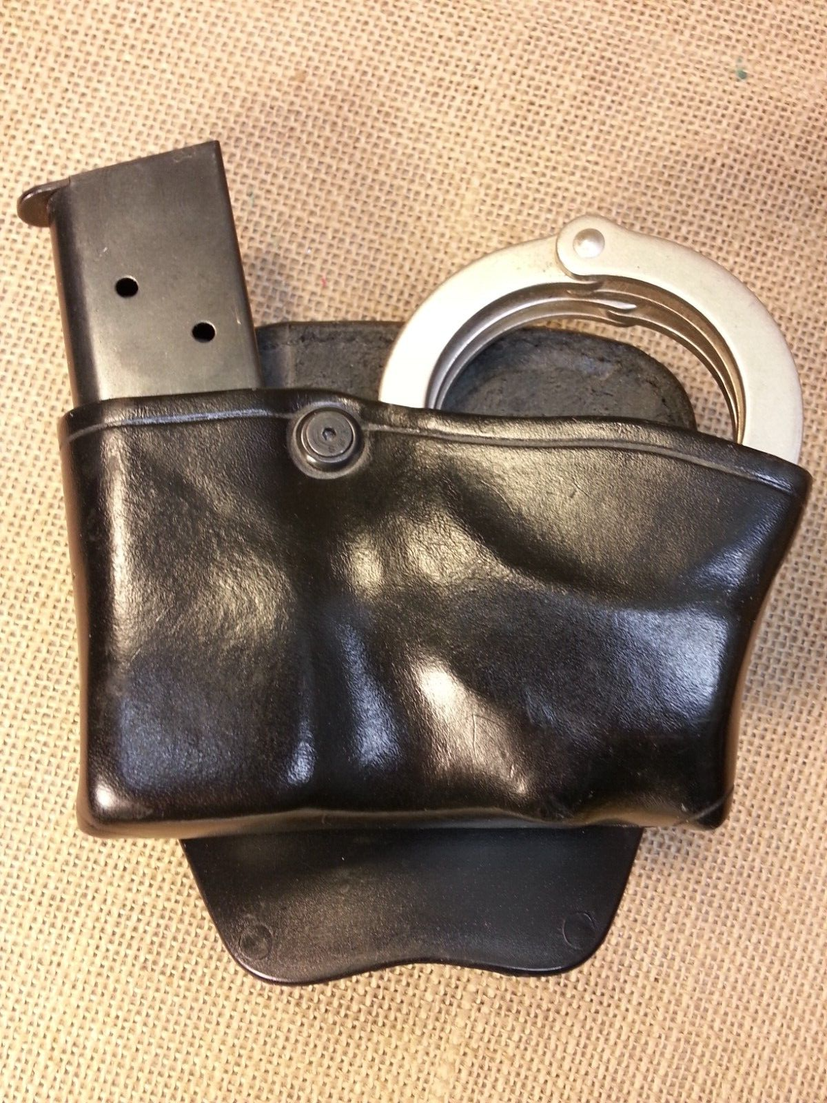 Aker #2 Handcuff Magazine Belt Carrier | eBay