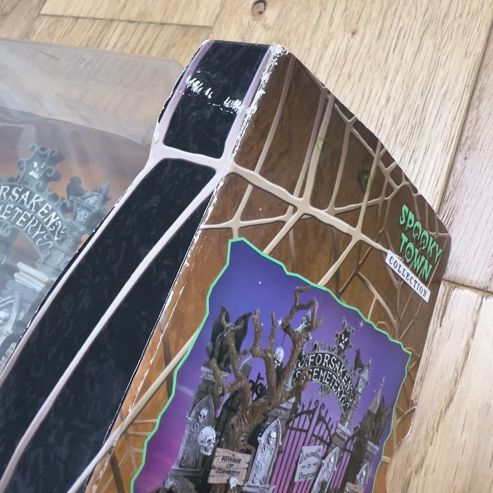 Lemax Decorative Spooky Town Vintage Cemetery Gate Sculpture Figurines ...