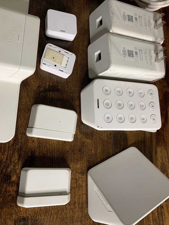 Xfinity Home Security System - Control Panel XH2-TC, Modem XB7-T, xCam ...