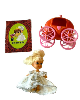 Liddle Kiddles Cinderiddle Doll Storybook Pumpkin Carriage Slippers ...