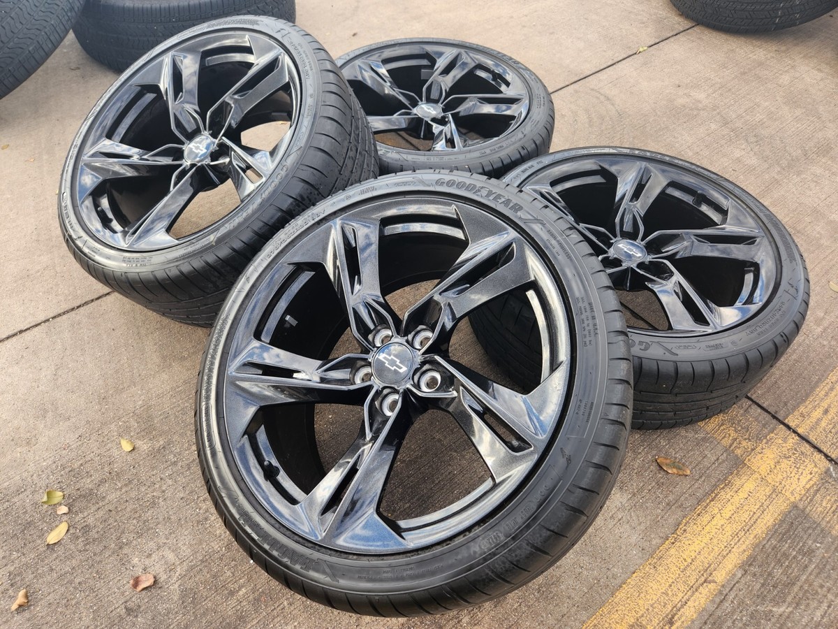 Chevy Camaro 2022 Black Rims