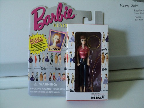 Vintage 1995 Picnic Brunette Barbie w/ fishing pole Keychain Basic Fun ...