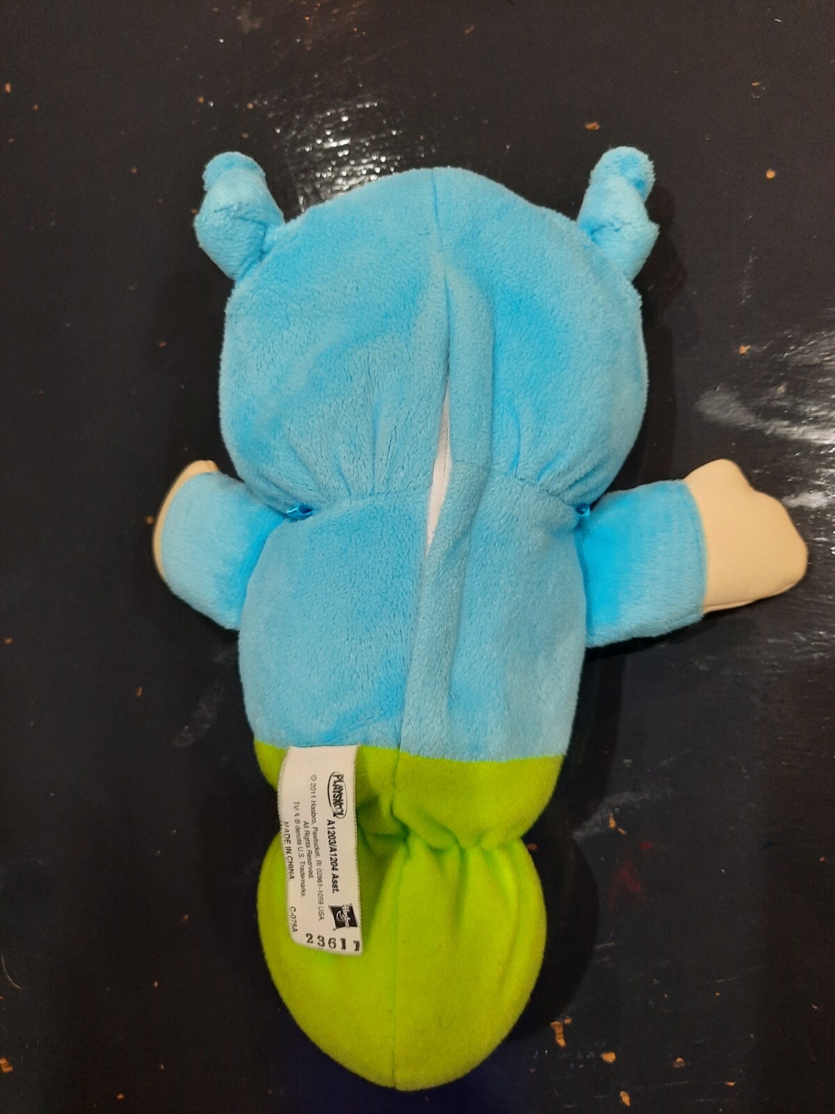 Playskool Hasbro Gloworm Musical Lullaby Glow Worm Blue Plush Light up ...