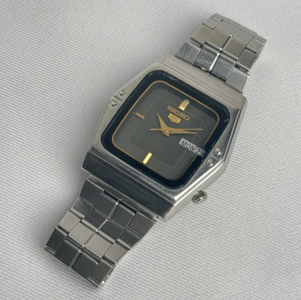 Vintage TV Shape Seiko 5 Automatic Analog Day/Date Men's Wrist Watch ...