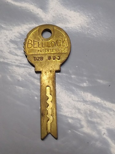 Bell Lock Key Antique Slot Machine Jukebox Penny Arcade # D2B693 D2B ...