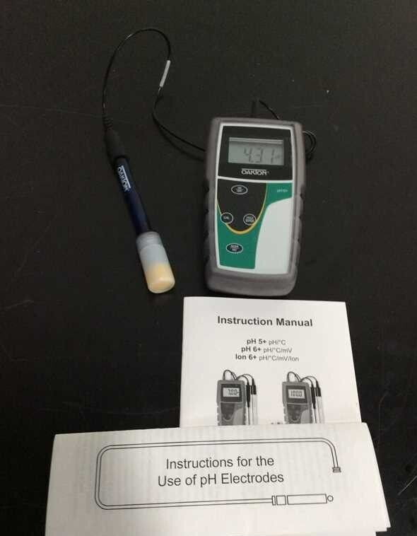 OAKTON PH Meter PH 6+ METER With ATC Probe & Epoxy pH Electrode In ...