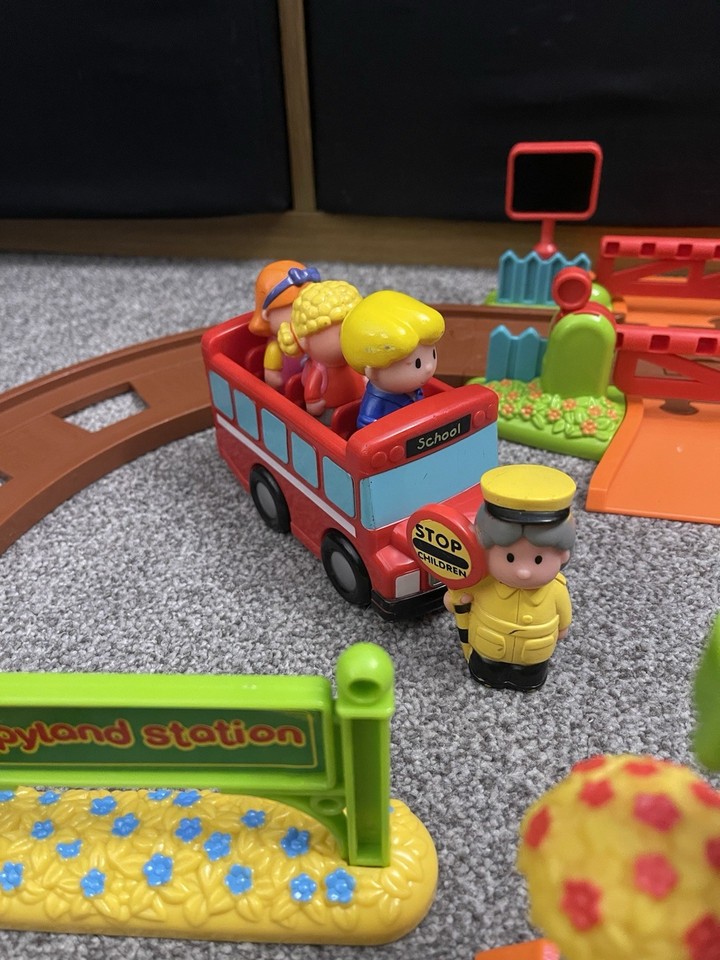 ELC Happyland Track And Train Station Set Battery Operated Train Magic ...